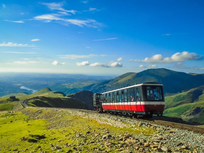 Tour | Llandudno & the Snowdon Mountain Railway | National Holidays | 1865